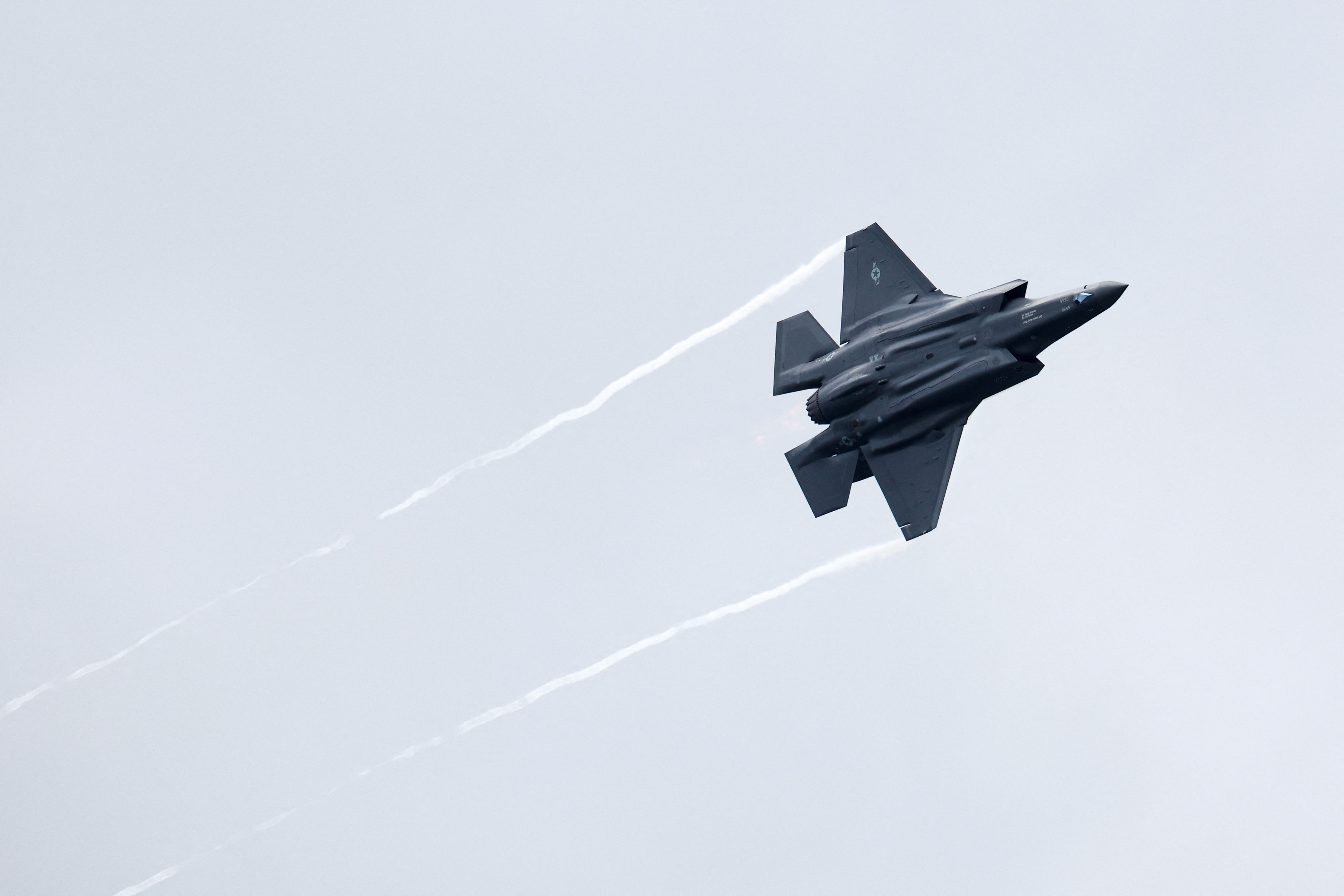 Lockheed Martin trims F-35 jet delivery outlook | M.News World